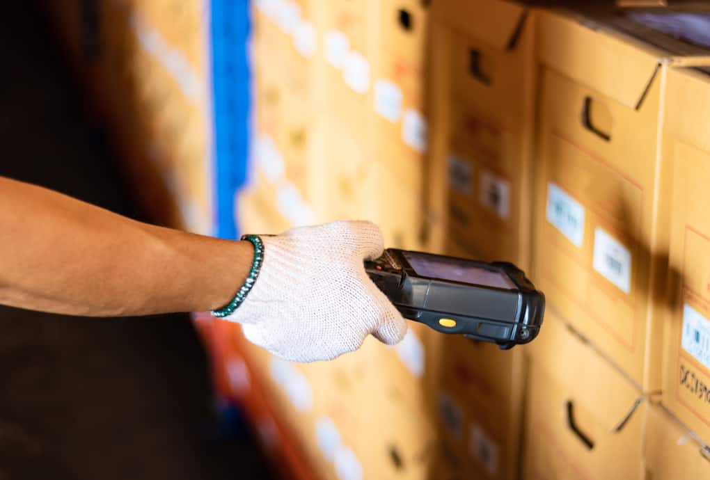 How RF Scanners Can Improve Your Warehouse (2022 Update)
